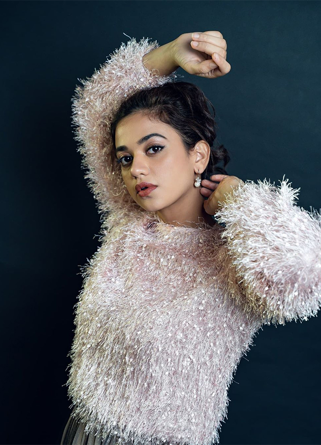 శృతి శర్మ : ‘హీరామండి’లో మెరిసిన ‘ఏజెంట్‌’ హీరోయిన్‌ | Actress Shruti Sharma HD Photos Goes ...